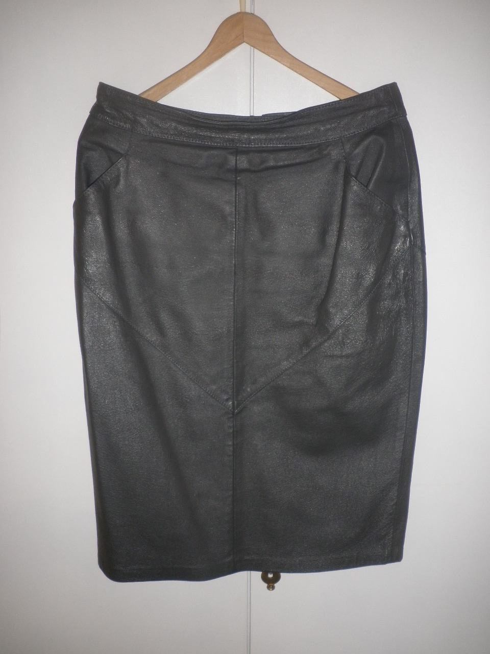 ELEGANTNA KOŽNA SUKNJA 38 M