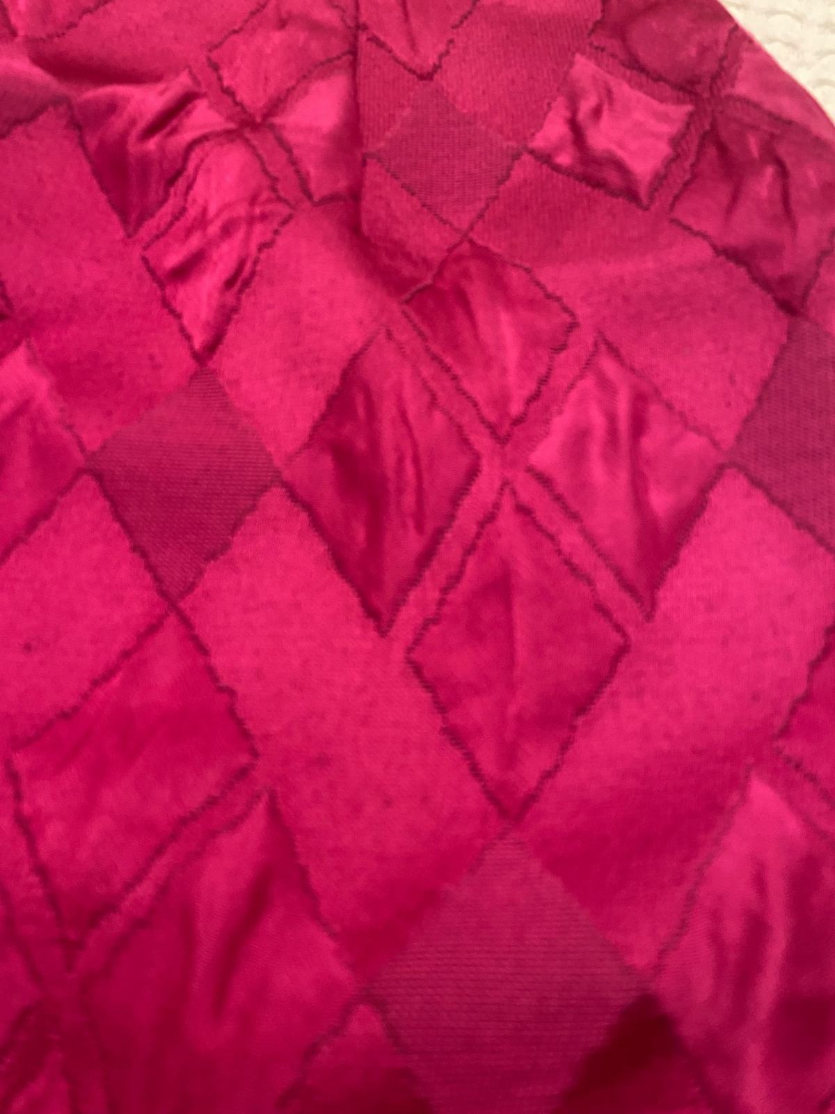 Suknja vel 38/40 ciklama roza uska reljefna dulja NOVO Italy