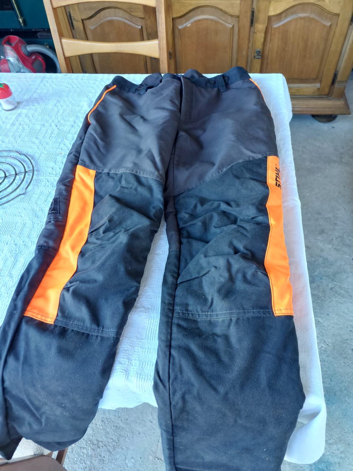 Zaštitne hlače STIHL Class 1 za rad s motornom pilom