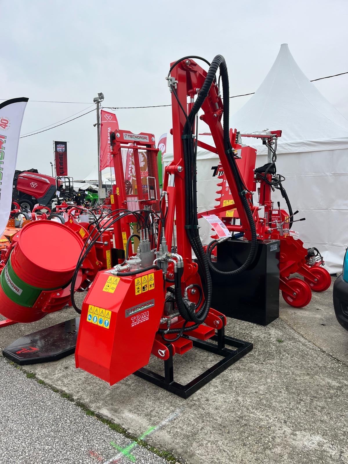 Kranski malčer Tecnoagri model Falcon 200 s rezačem granja