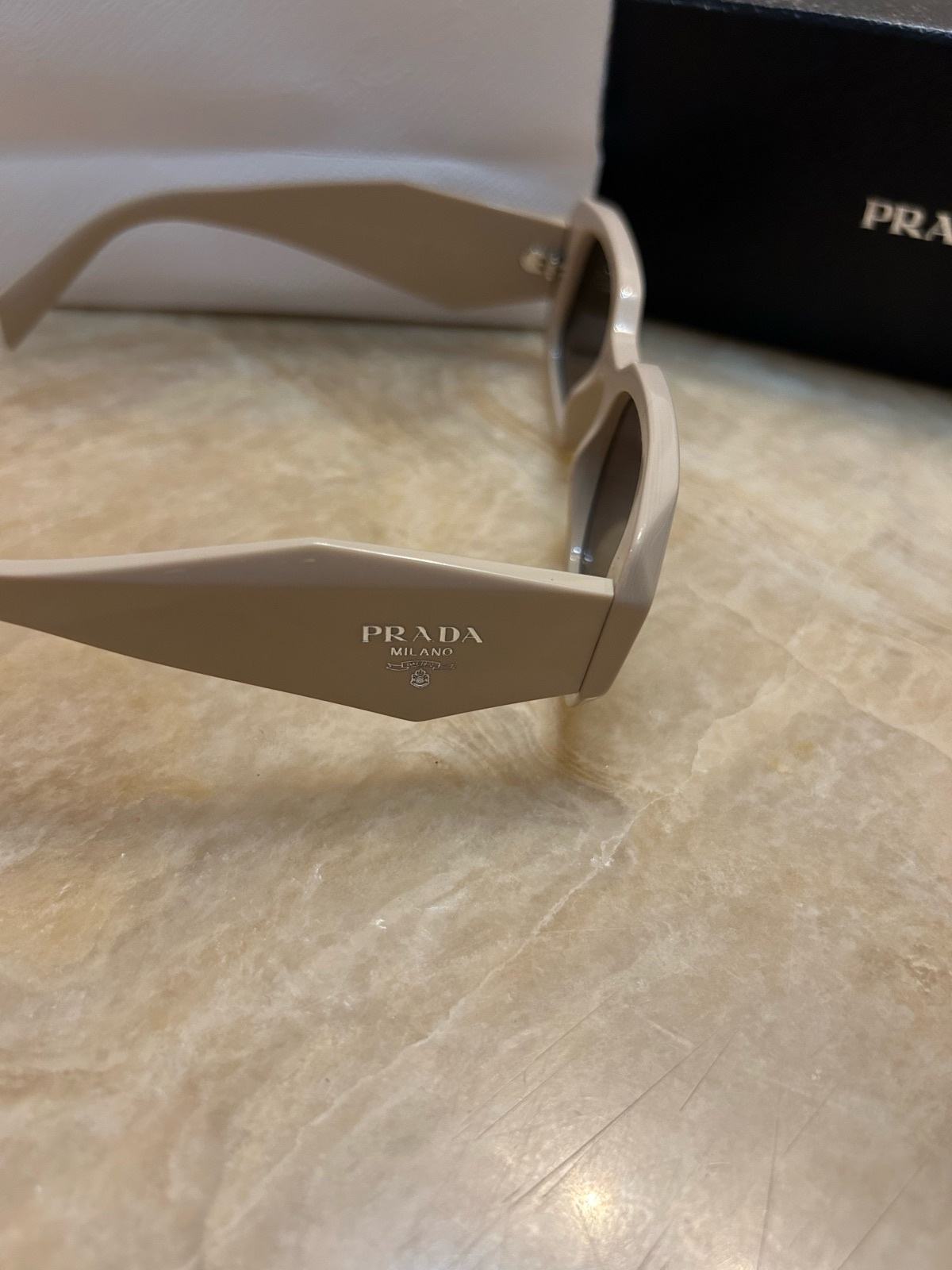 Prada suncane naocale