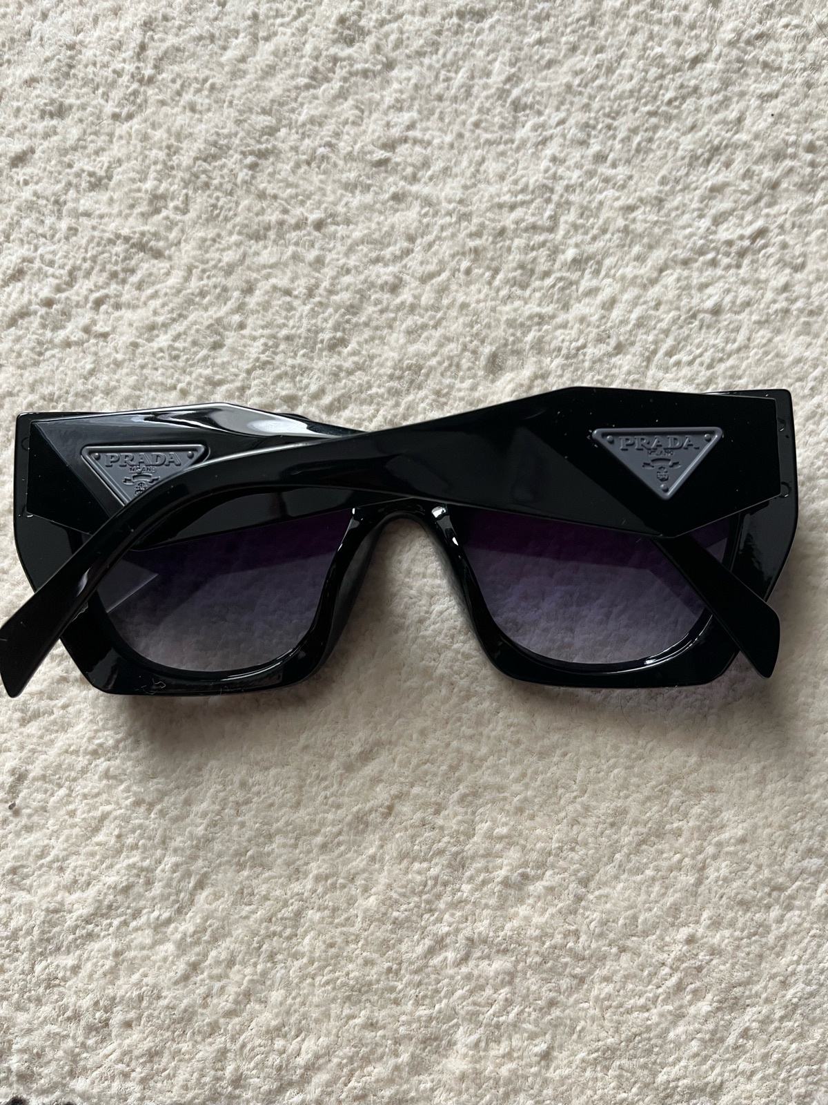 Prada zenske suncane naocale NOVO!!