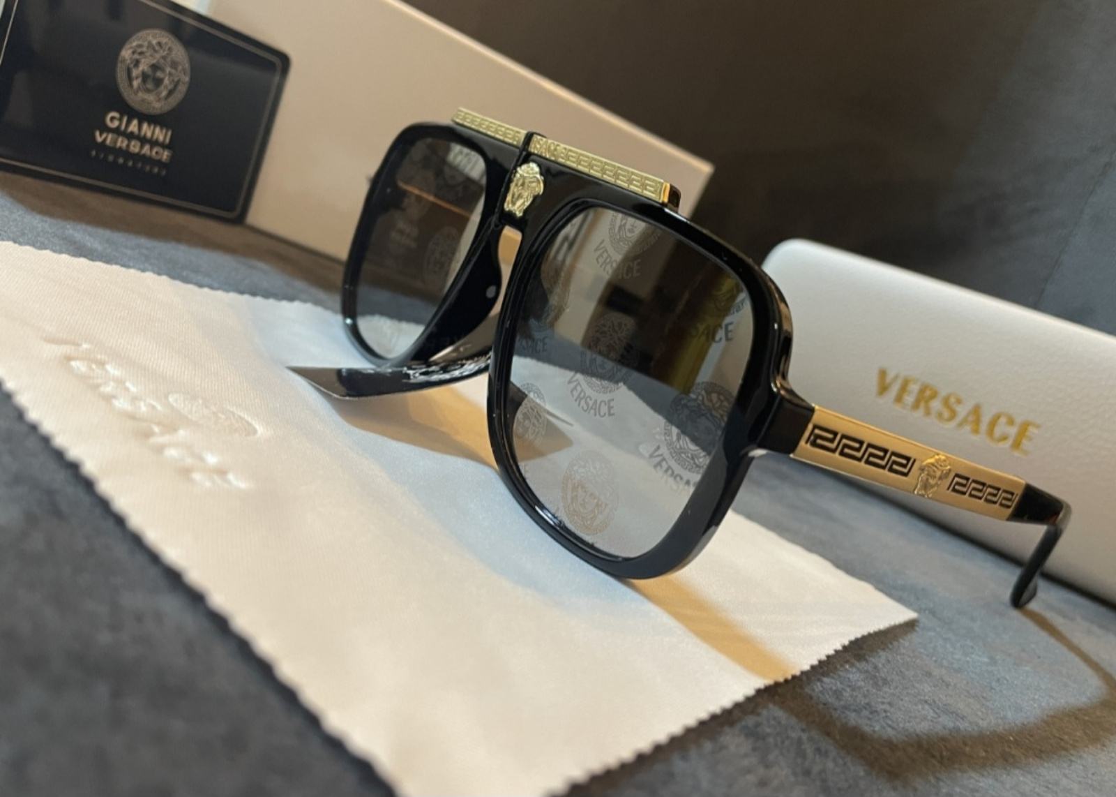 SUNCANE NAOCALE VERSACE