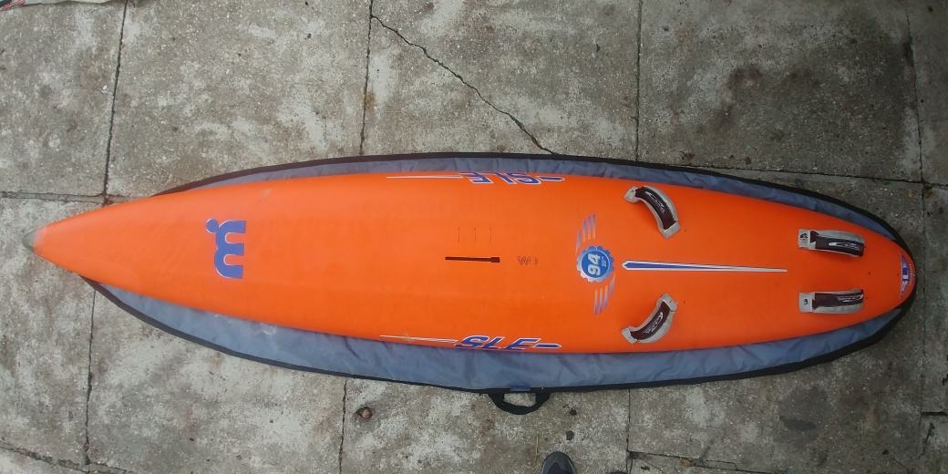 Mistral SLE 94 windsurfing slalom daska sa perajom i bord bagom