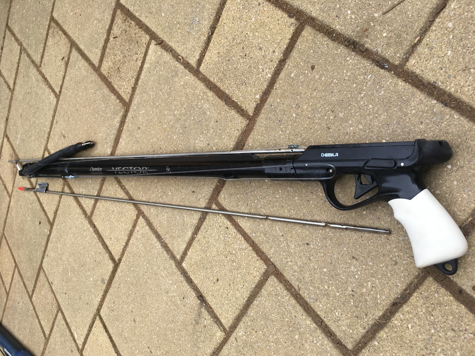 Podvodna puška, puška za podvodni ribolov DEMKA Vector 85 + strelica