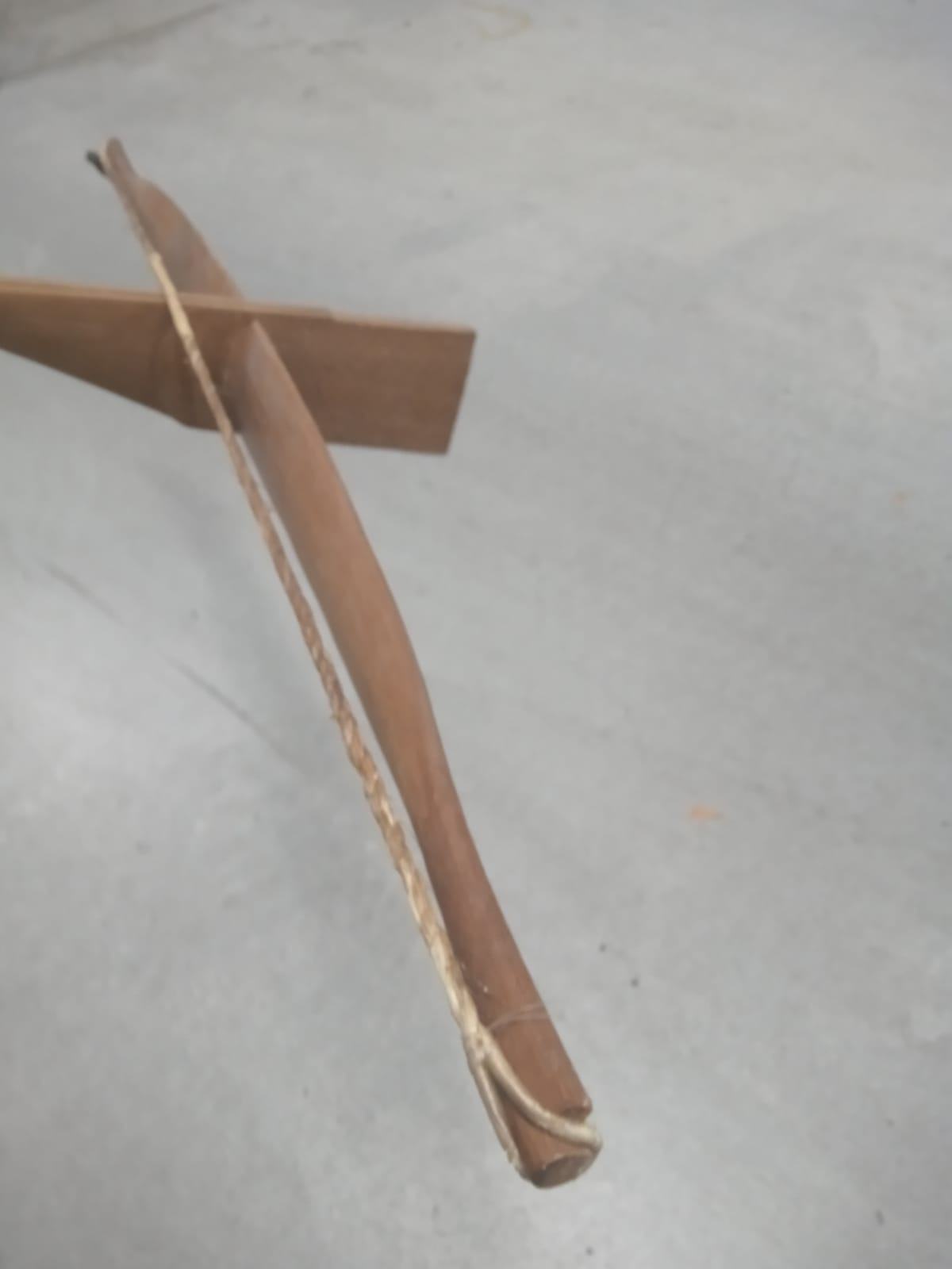 Samostrel kućna izrada iz Kambodže