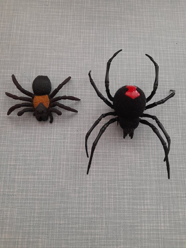 suvenir igračka 2 pauka