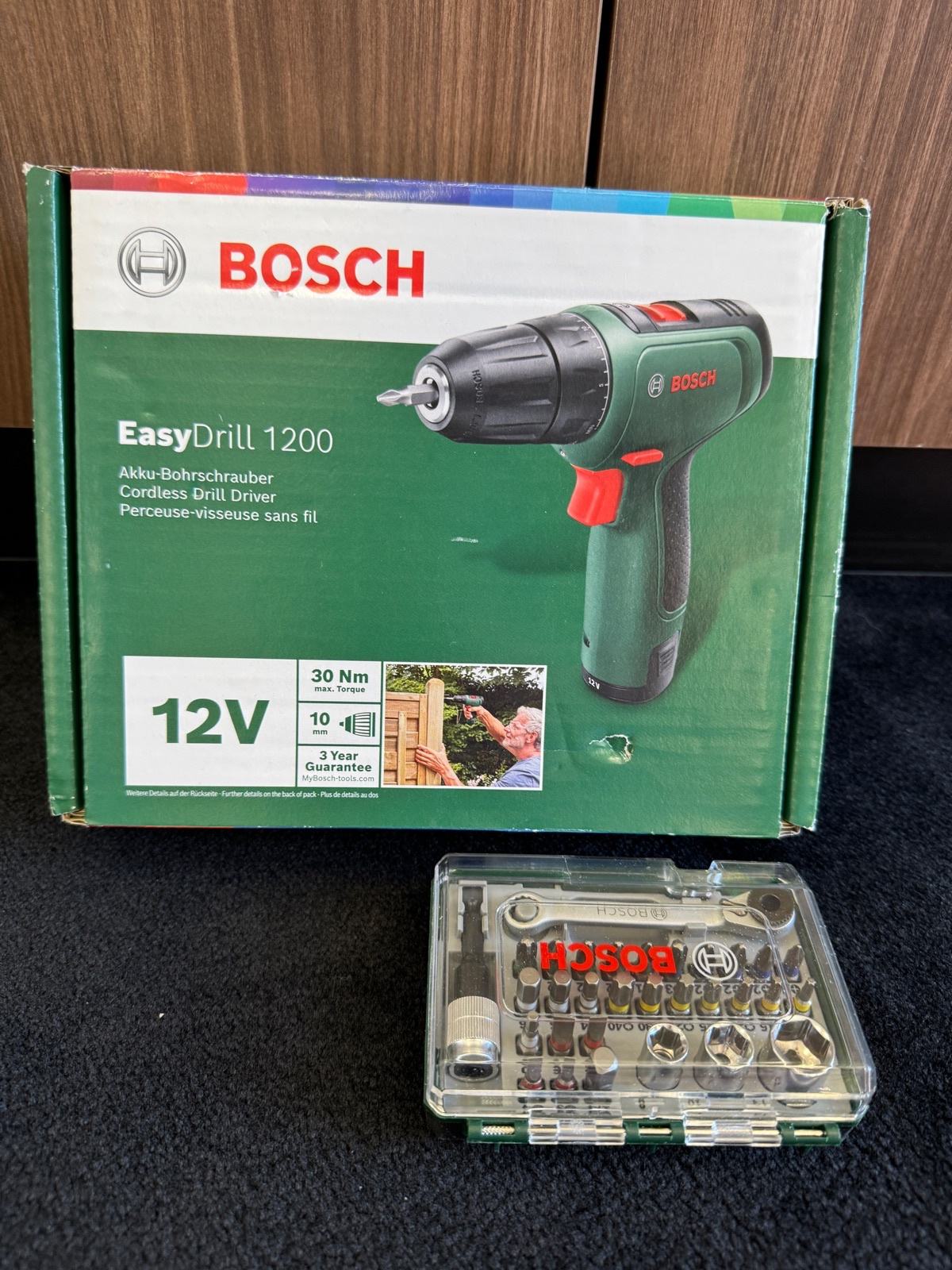 BOSCH EASY DRILL 1200 + BITOVI