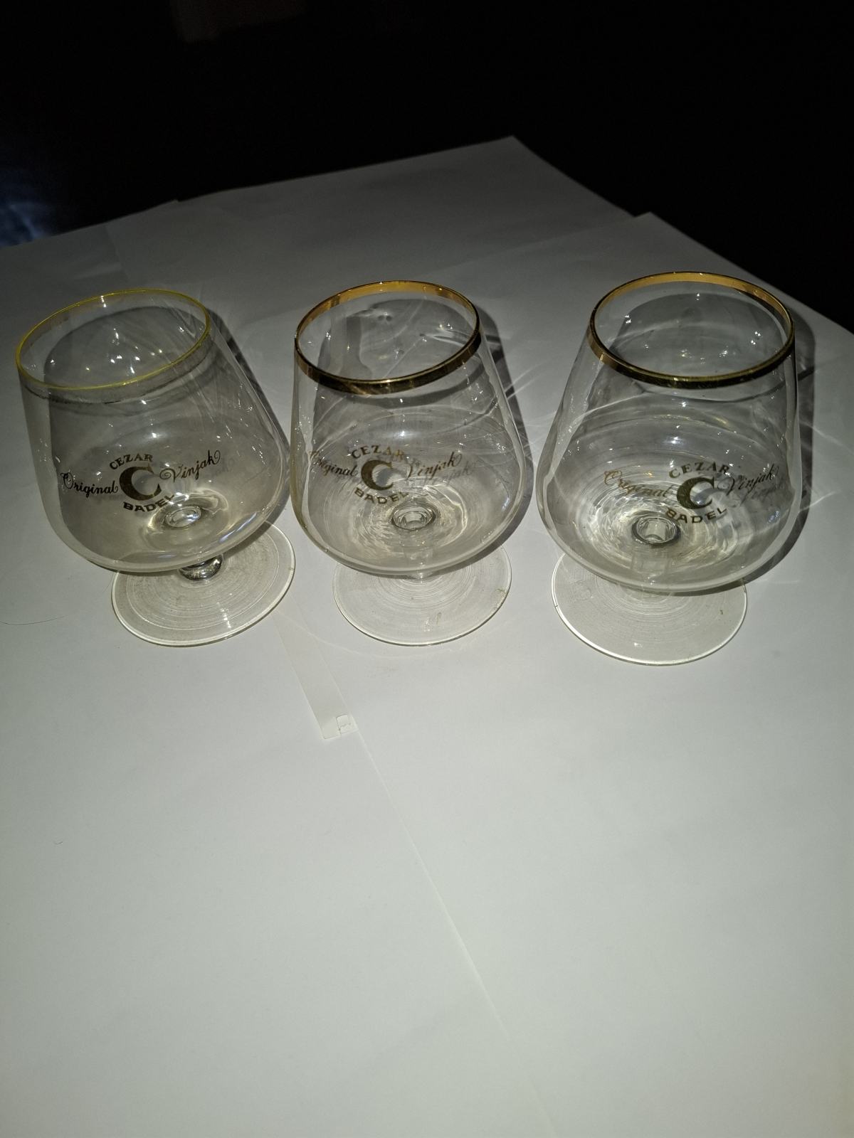 Čaše original CEZAR vinjak BADEL kom=03 prodajem sve za euro=10
