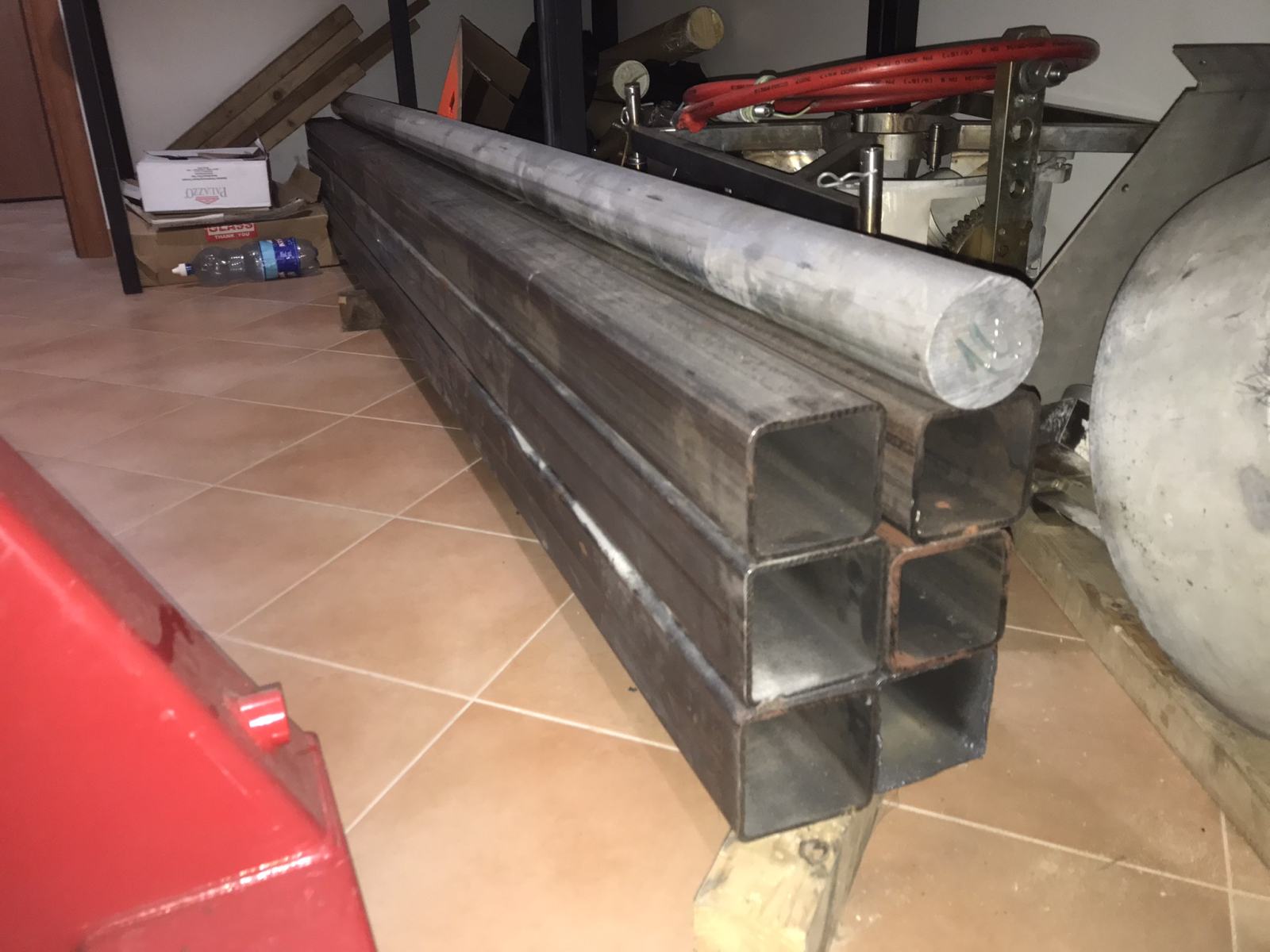 CIJEVI ČELIČNE KVADRATNE 90x90x5 mm i 100x100x4 mm