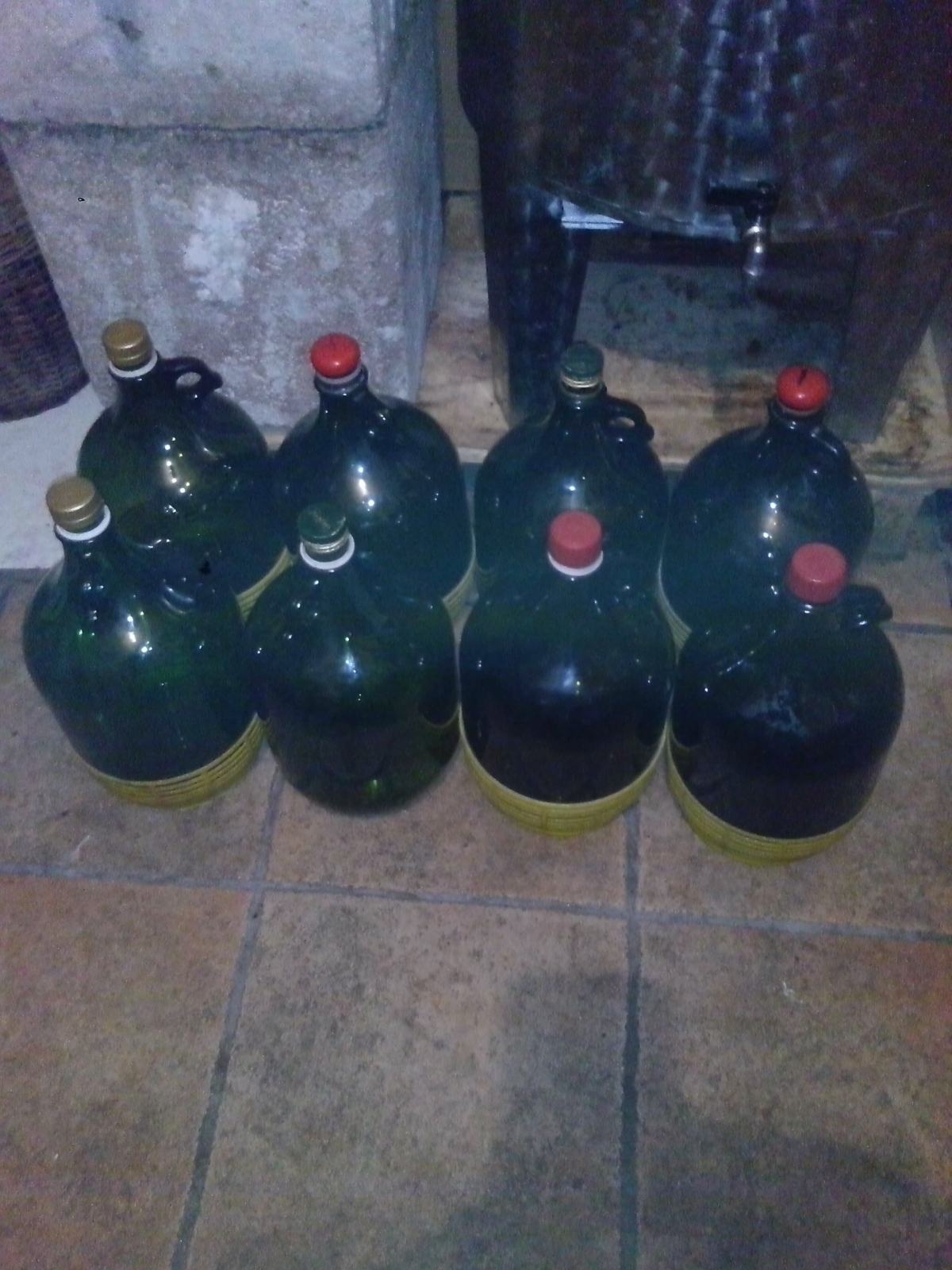 stakleni demižon 5l s čepom