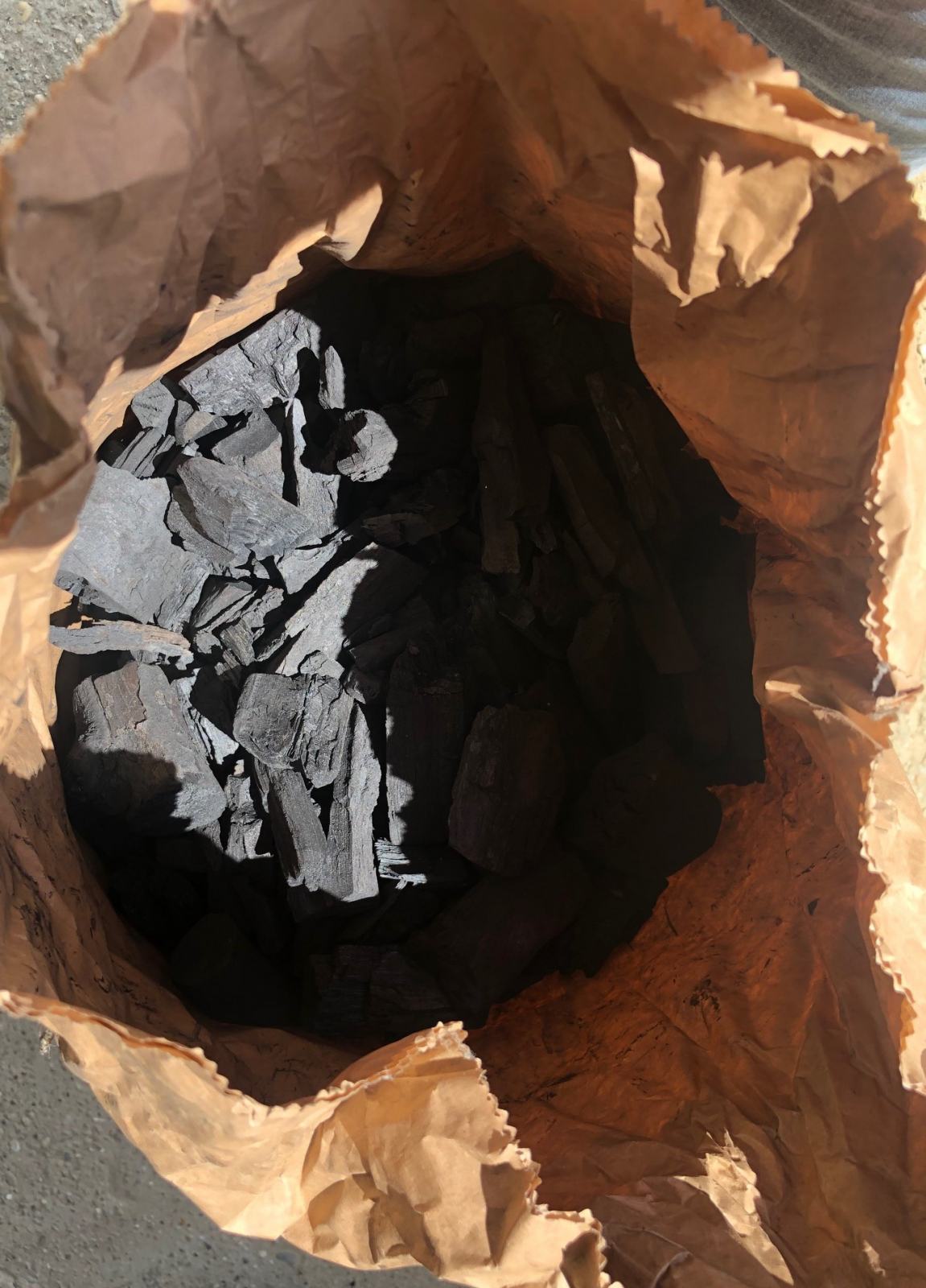 DRVENI UGLJEN ZA ROSTILJ