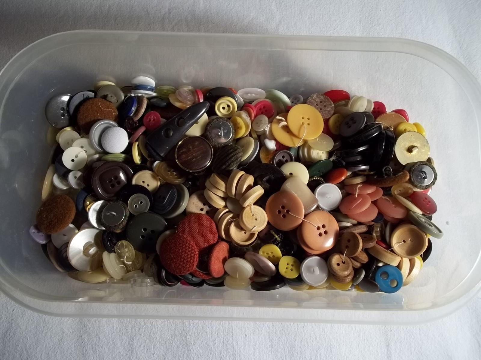 Dugme, dugmad, dugmeta, dugmadi, gumb, gumbi