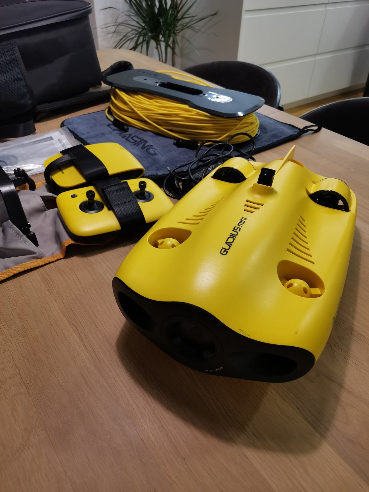 Gladius mini ROV ronilica s 4K kamerom do 100m dubine
