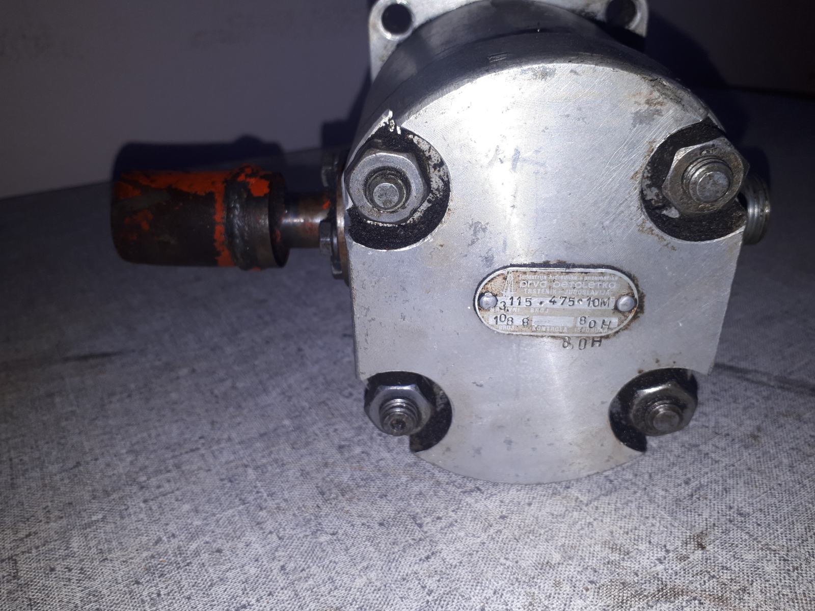 Hidraulične pumpe prva petoletka razvodnik