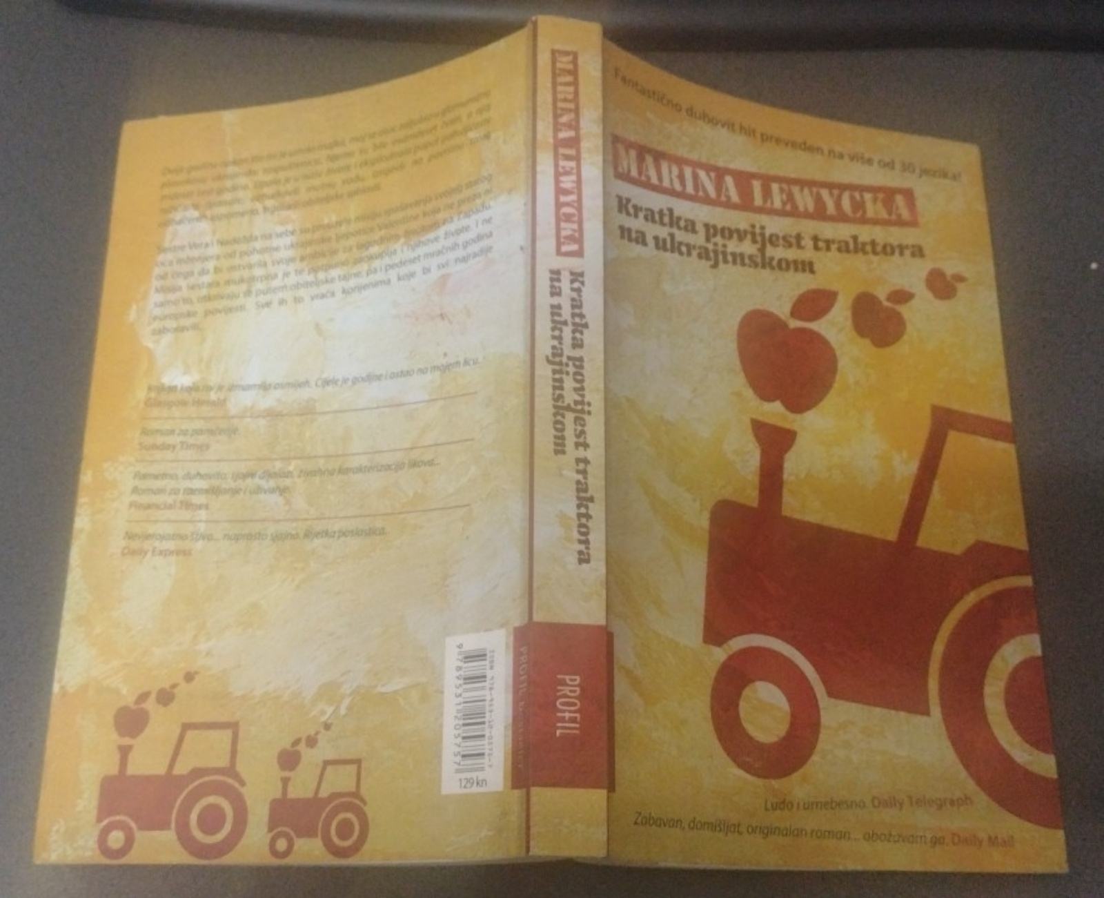 Kratka povijest traktora na ukrajinskom MARINA LEWYCKA Fantastični hit