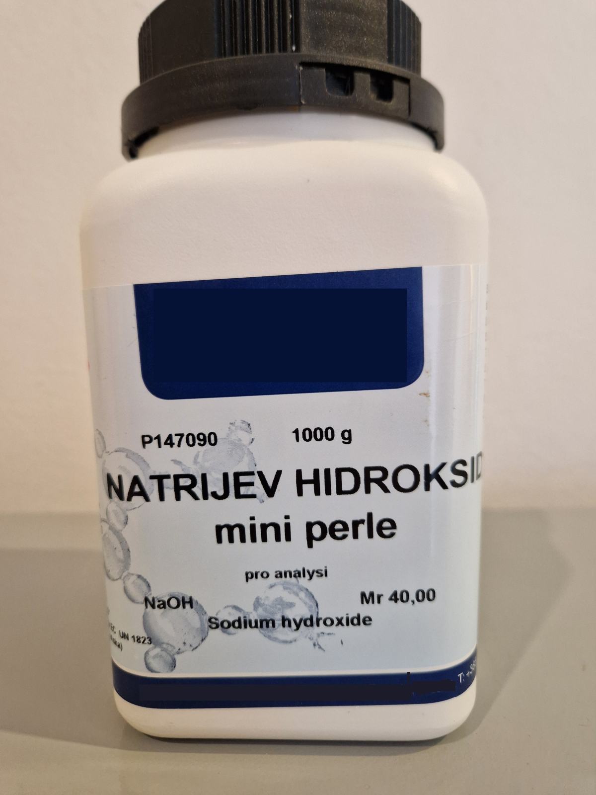 Natrijev hidroksid (NaOH) - 99% - 1 kg - p.a. laboratorijska čistoća