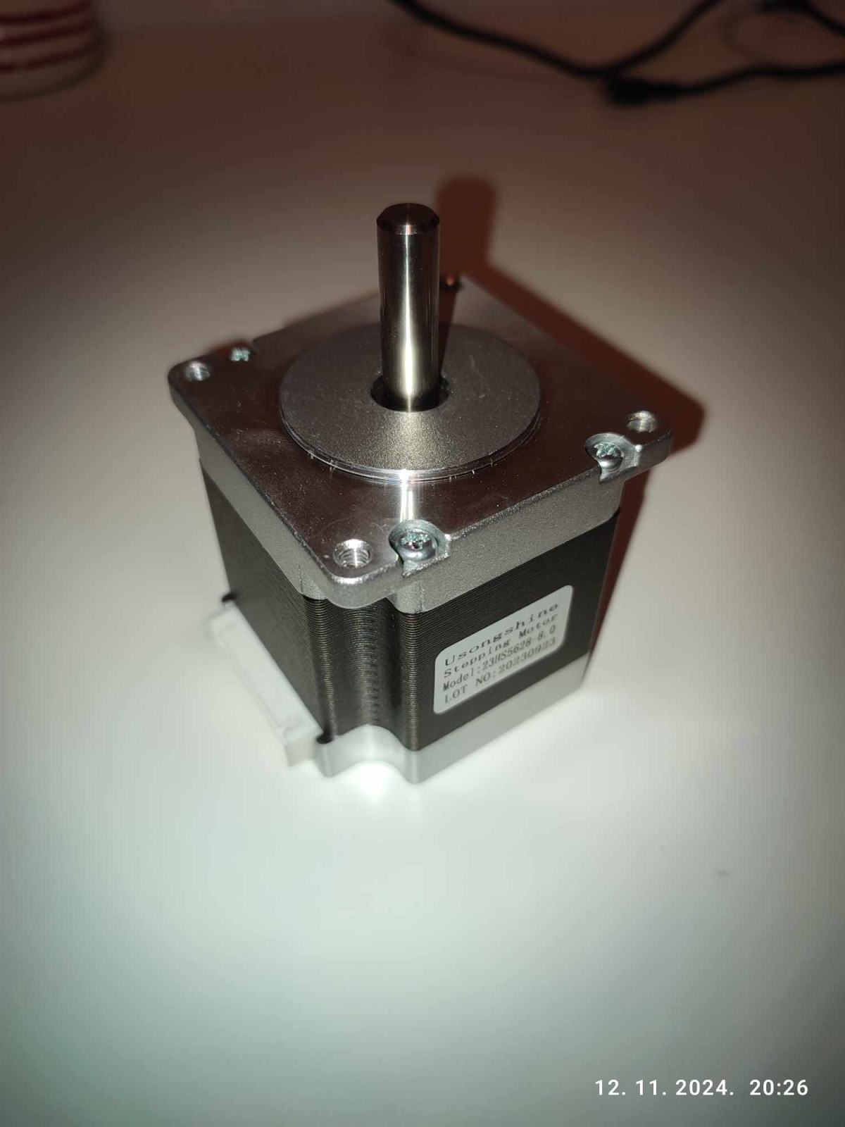 NEMA 23 motor sa kontrolerom