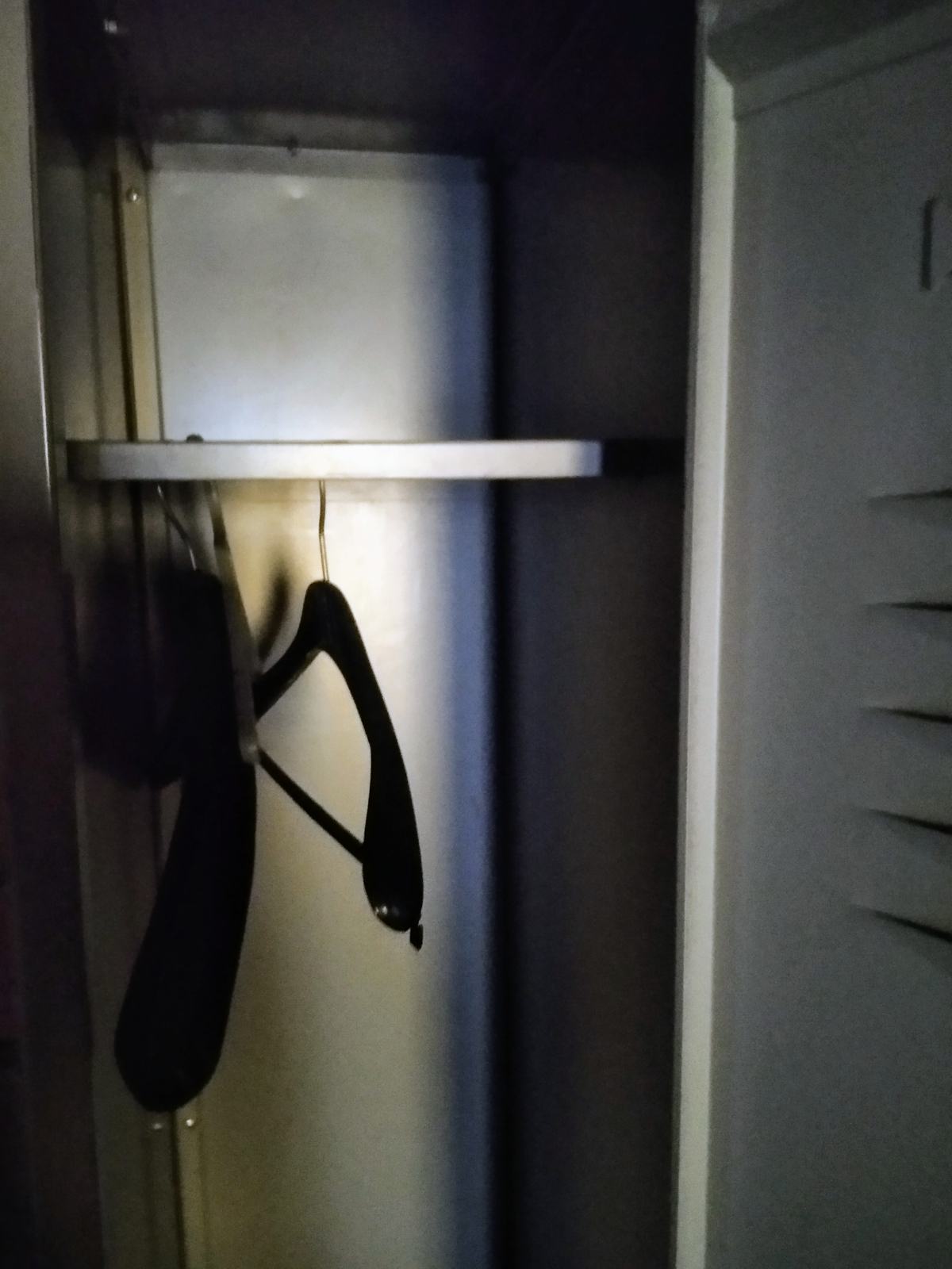 Ormari metalni,2 kom.