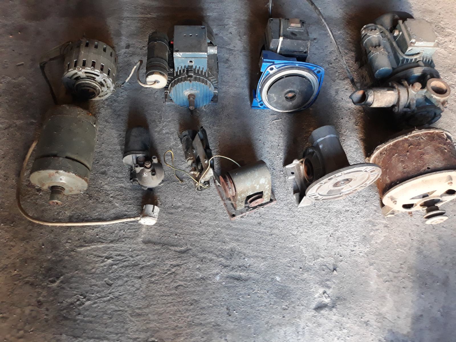 pecalo za pečenku i elektro motor