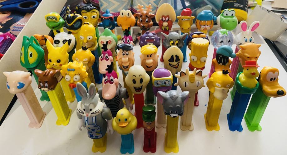 PEZ figurice 44 komada