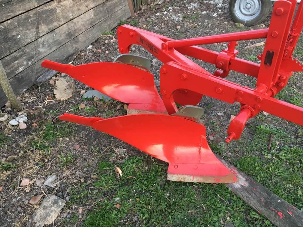 Plug za oranje 12 cola IMT 756