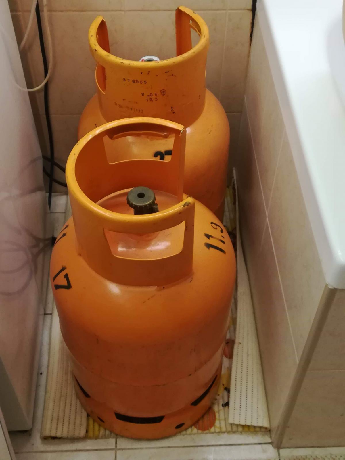 Prazne plinske butan boce