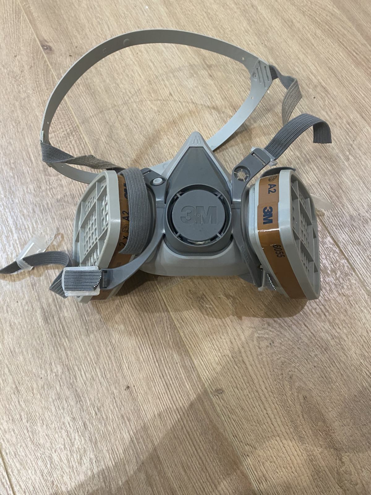 Prodajem respirator masku