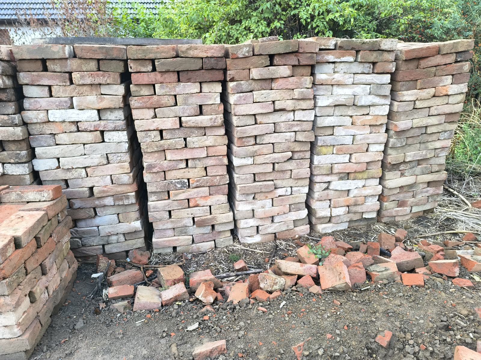 Prodajem veliki format stare cigle.