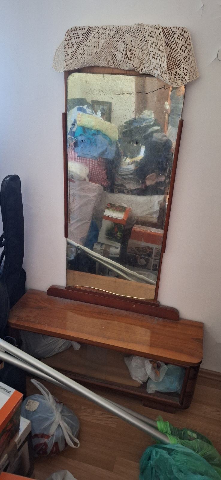 Psiha-Ormar s ogledalom