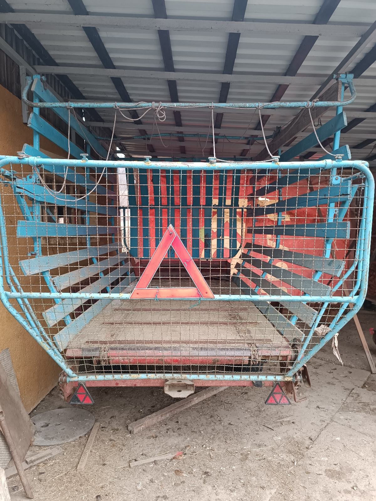 samoutovarna prikolica Mengele LW 19