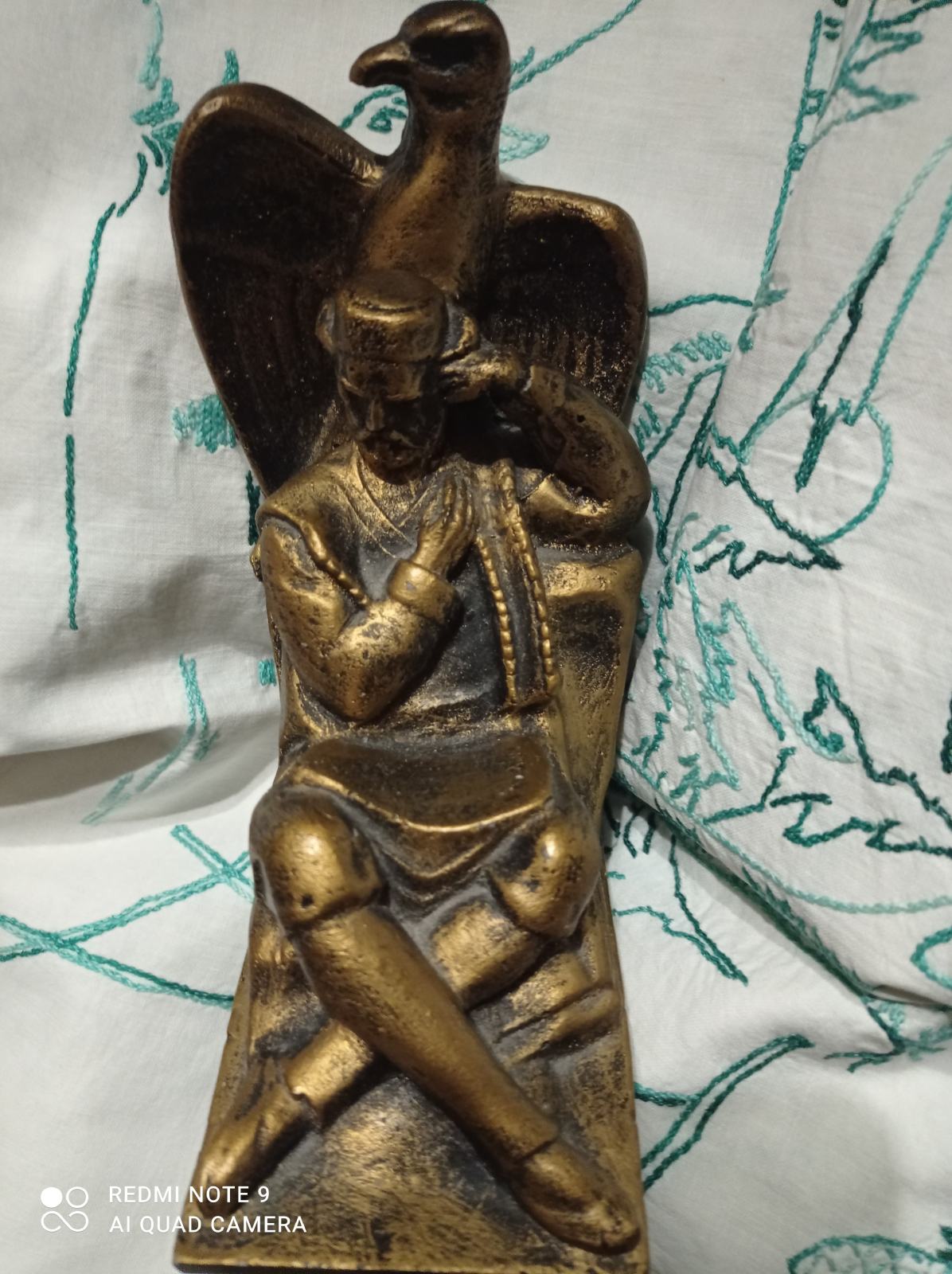 Brončani odljev -statua-Kralj s orlom-bronca