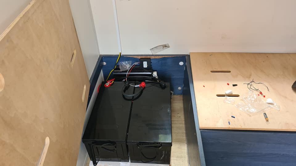 SOLARNA ELEKTRANA ZA MOBIL HOME ILI VIKENDICU - NOVO