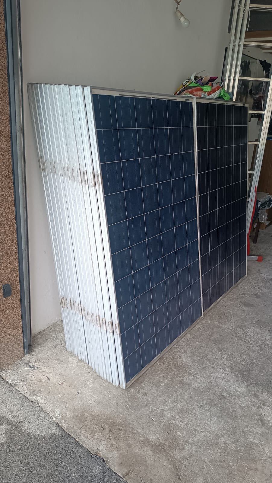 Solarni paneli Canadian solar 5400W (5,4kW) i inverter EFFEKTA ES5000