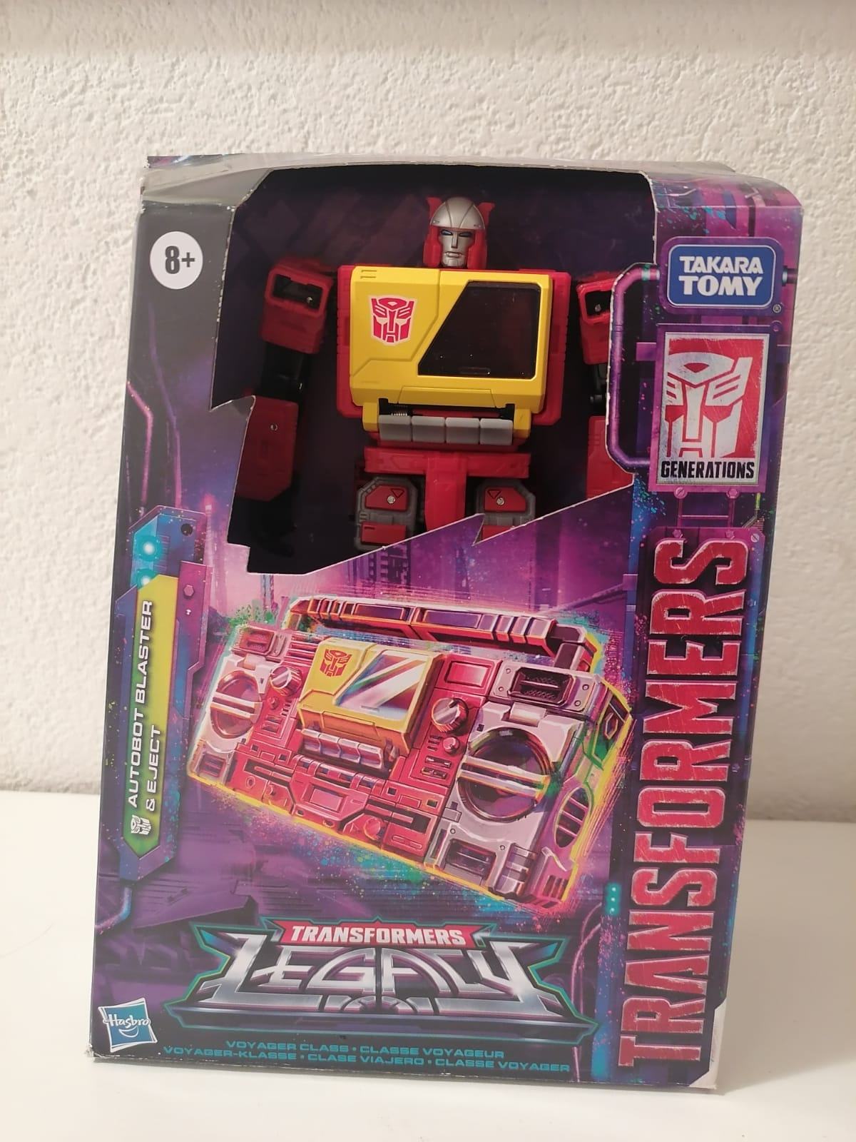 Transformers legacy autobot Blaster