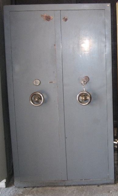 TREZOR - SEF (PRIMAT) SNIŽENO - POGLEDAJ I DRUGI MOJ SEF