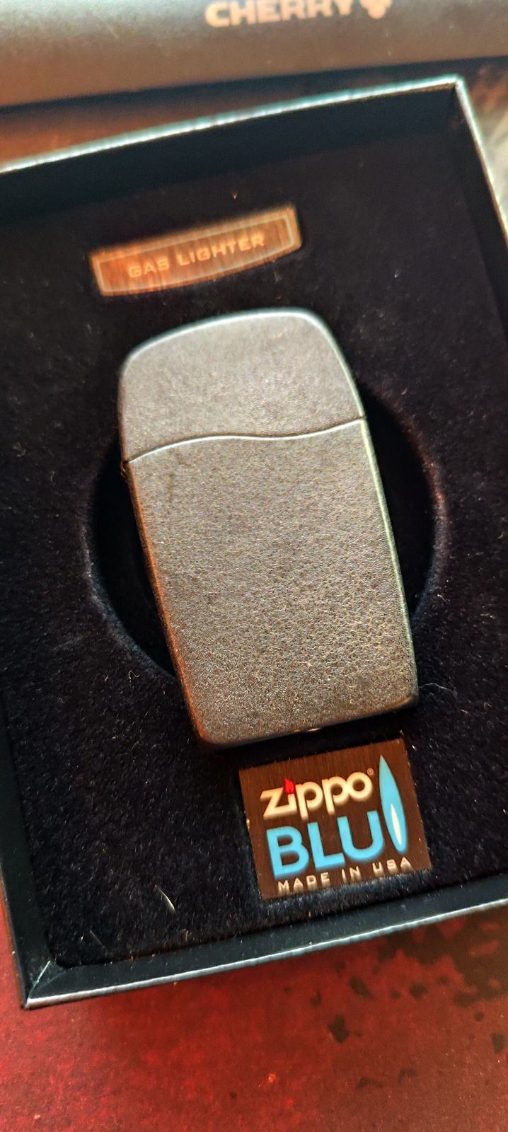 Vintage Zippo BLU #30013 Sable