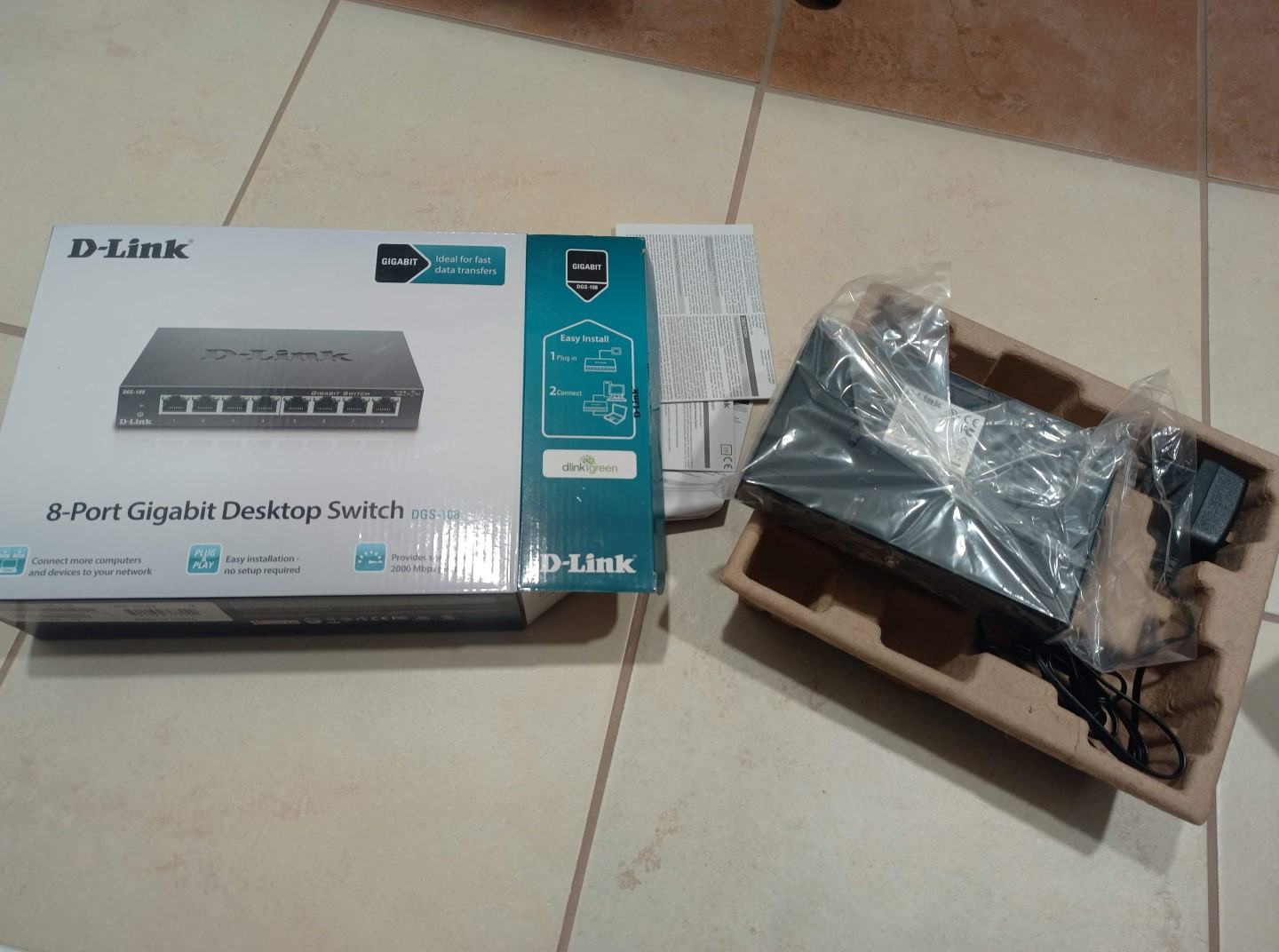 Switch D-Link DGS-108 8-portni Gigabit Ethernet