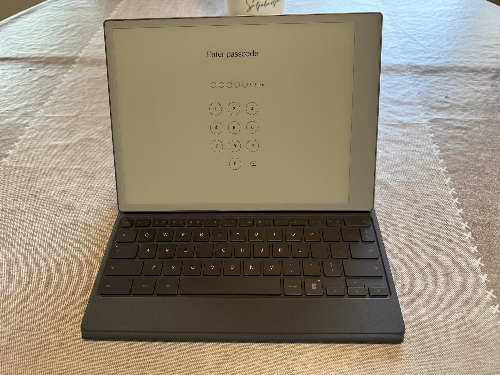 Prodajem reMarkable Paper Pro sa Pro Type Folio i Marker Plus