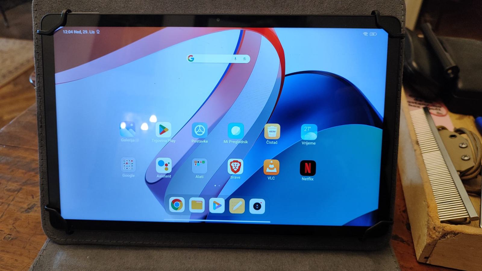 Xiaomi Redni Pad tablet 10,61 sa čvrstom zaštitnom futrolom