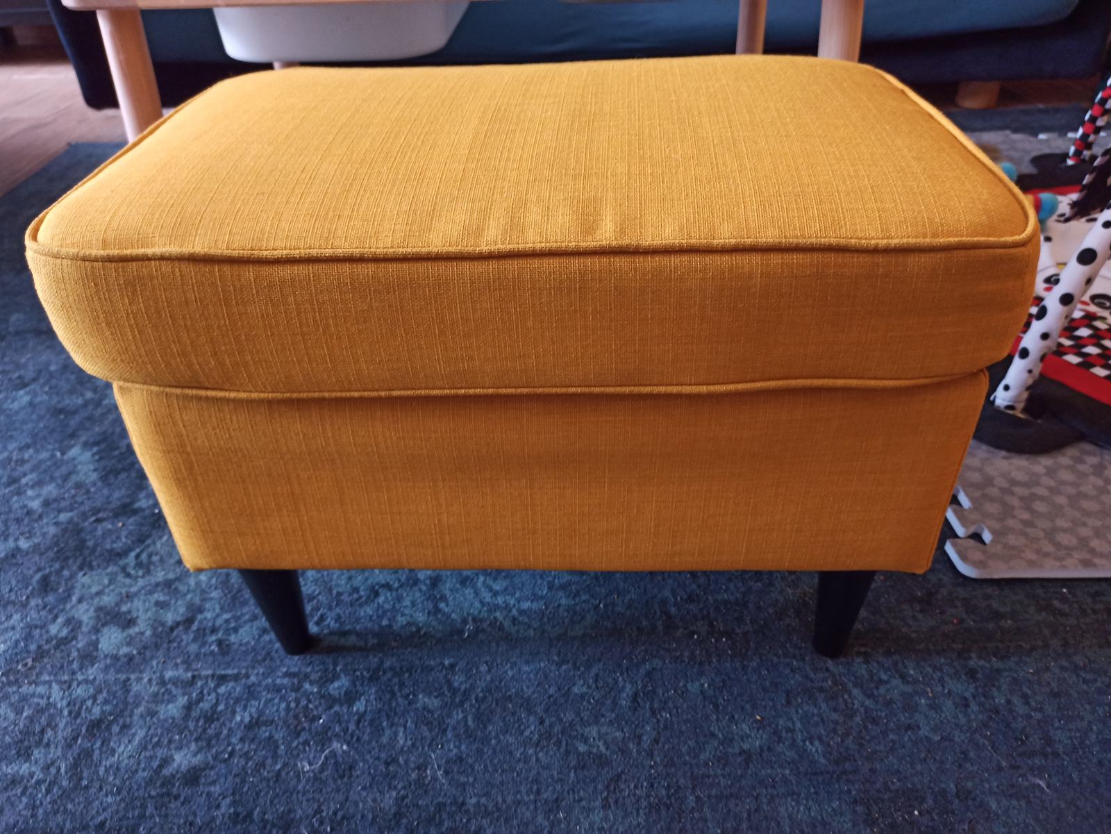 IKEA Strandmon podnožnik/tabure žute boje