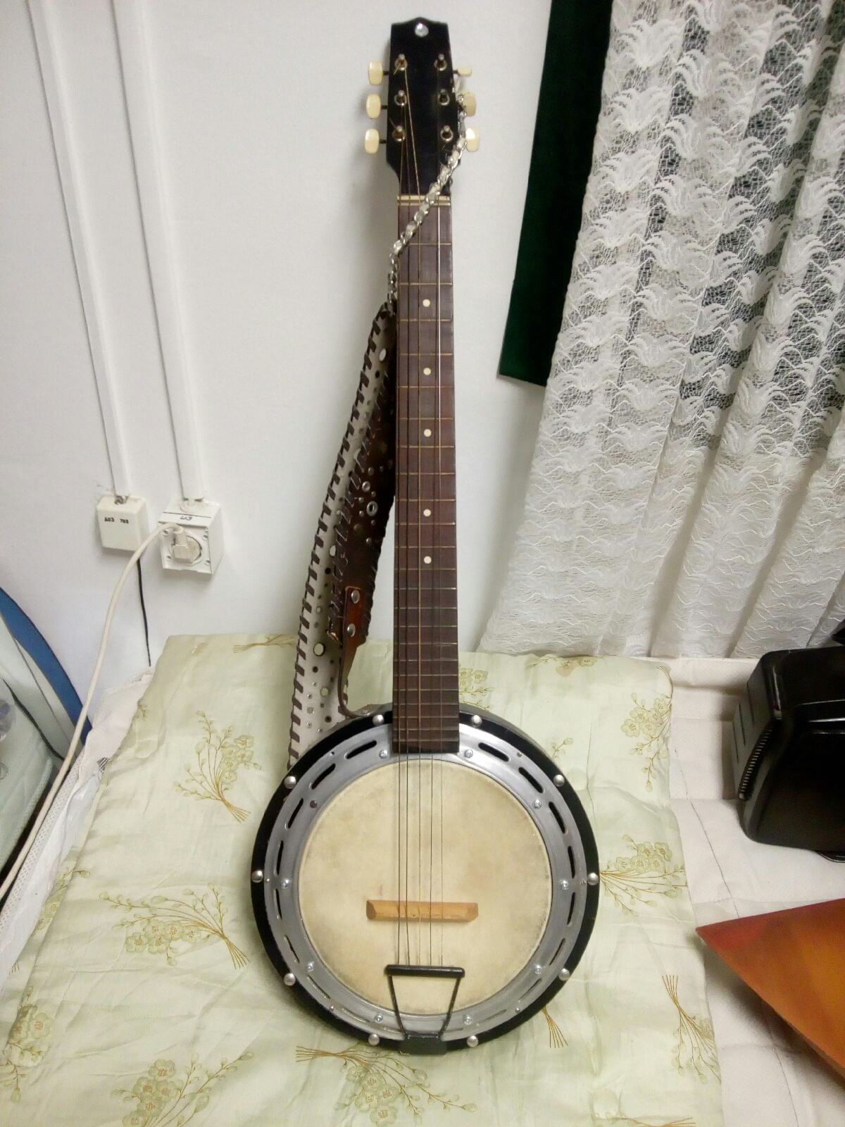 Bendžo (banjo guitar)