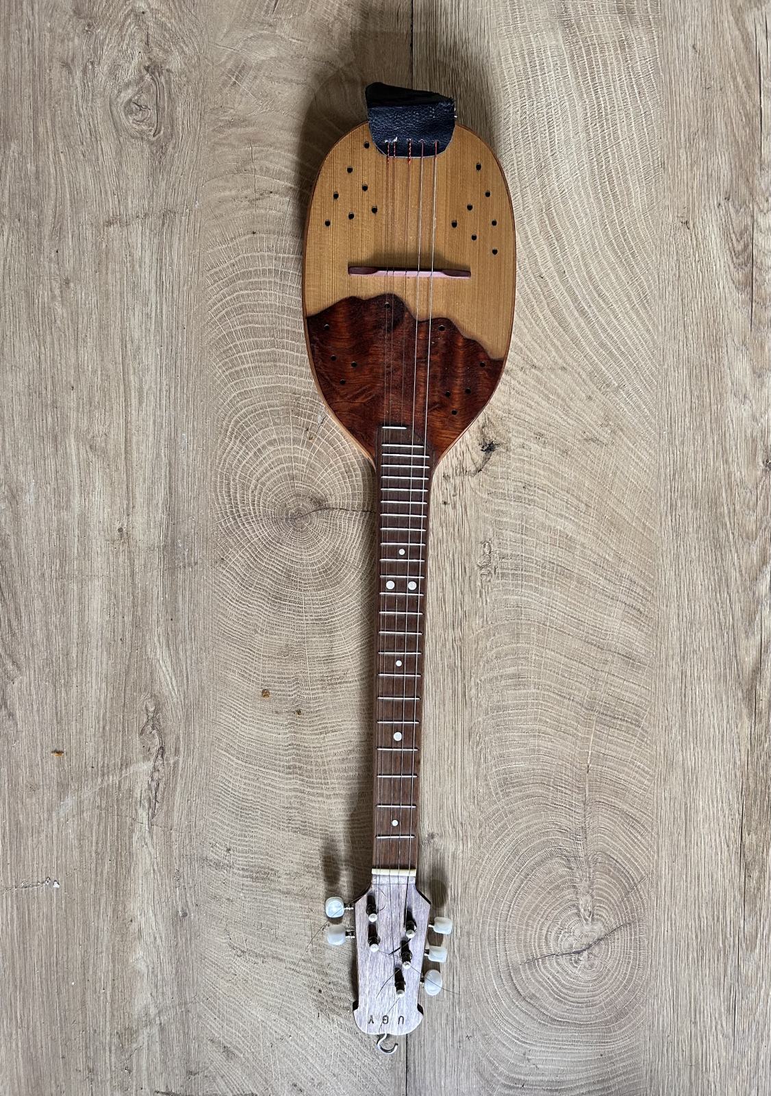 Tamburaski instrumenti