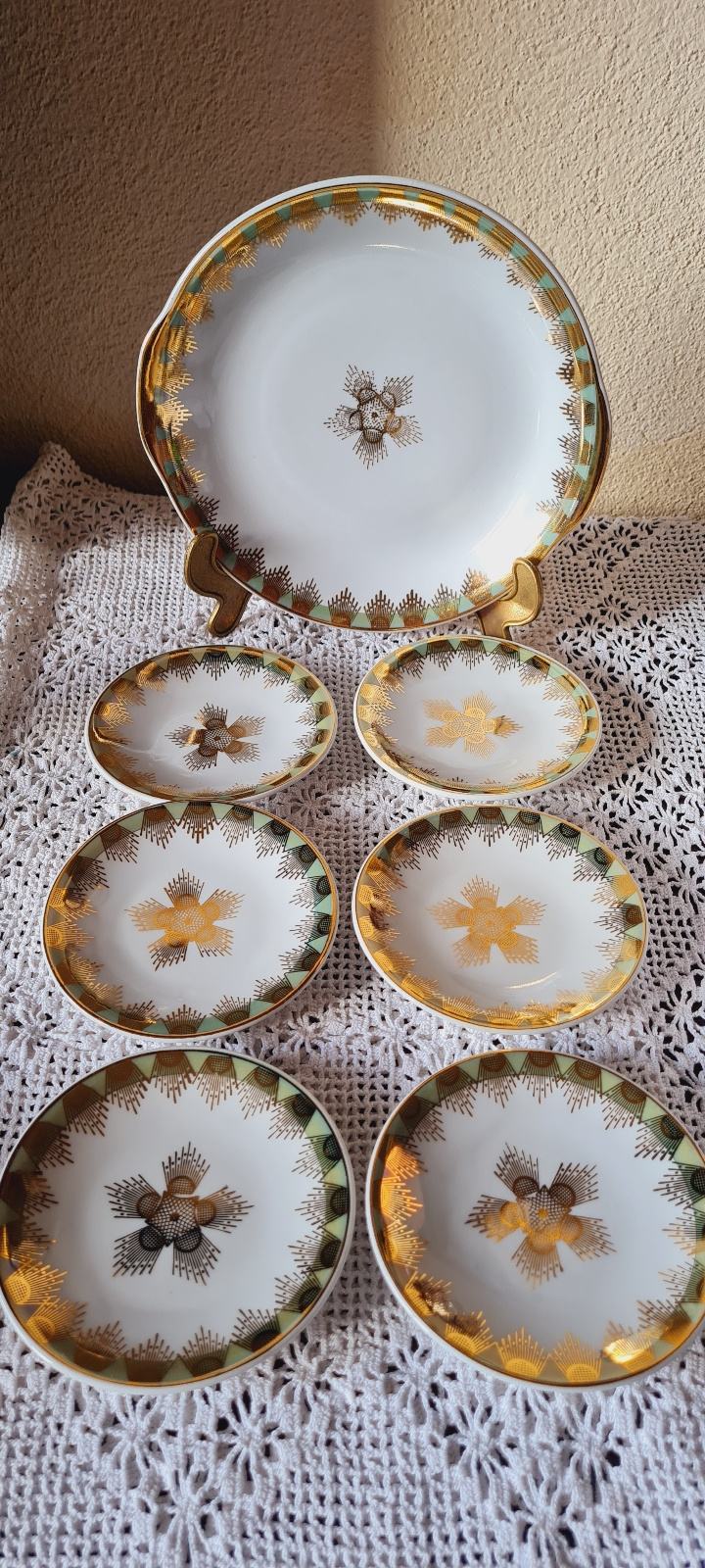 Set za kolače, ili minjone. Titov Veles. U savršenom stanju. Promjer