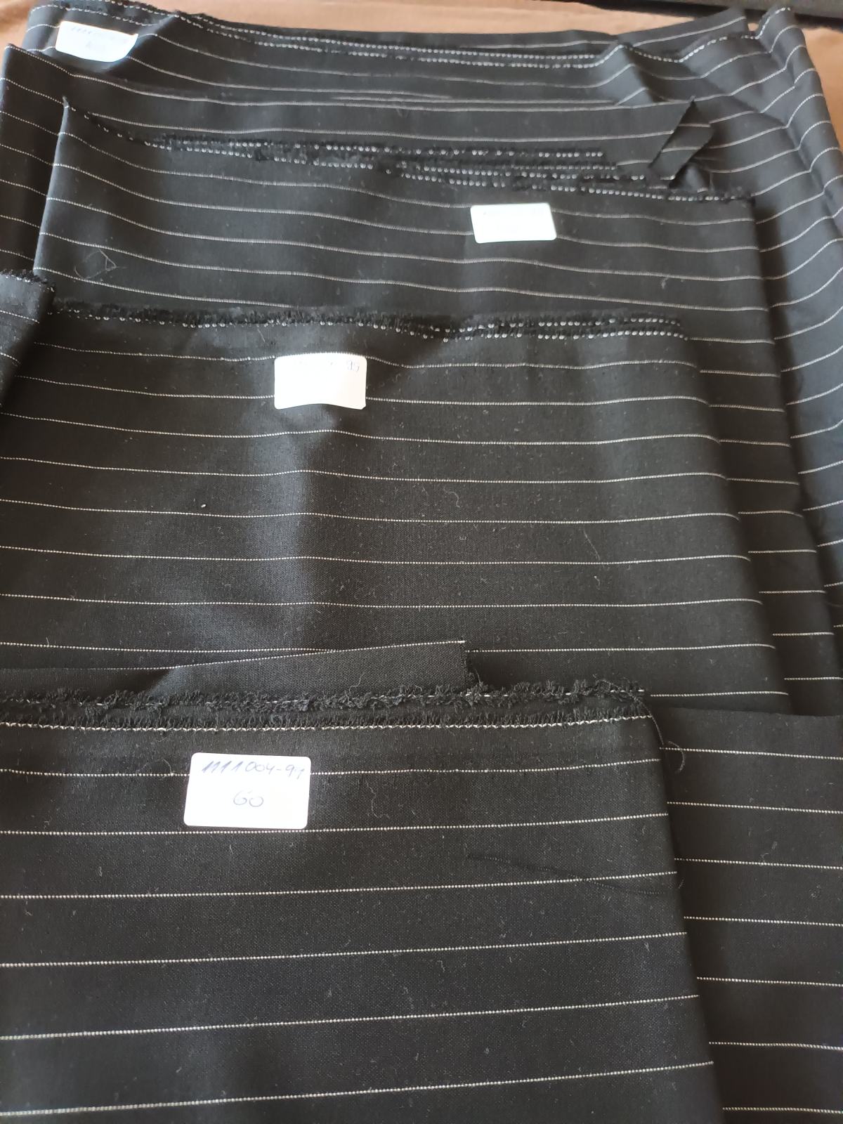 Vuneni materijal za kostim , crni s prugicama, 3,60m