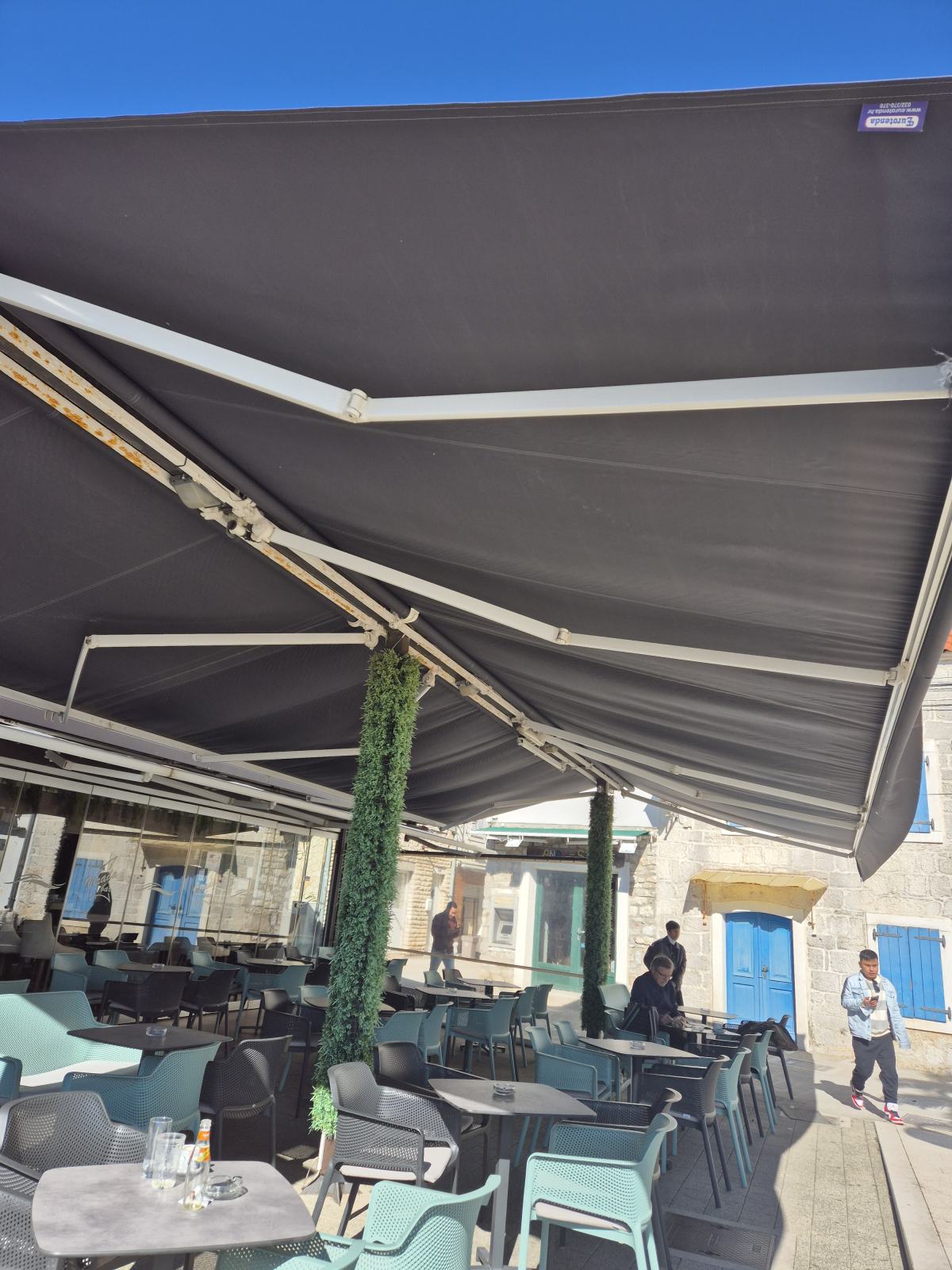 Prodajem rolo tende sa elektromotorom