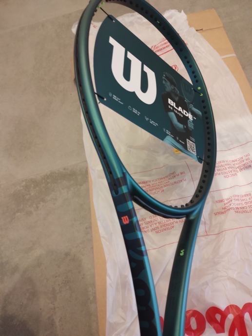 WILSON BLADE V9 18X20 NOVO GRIP 3