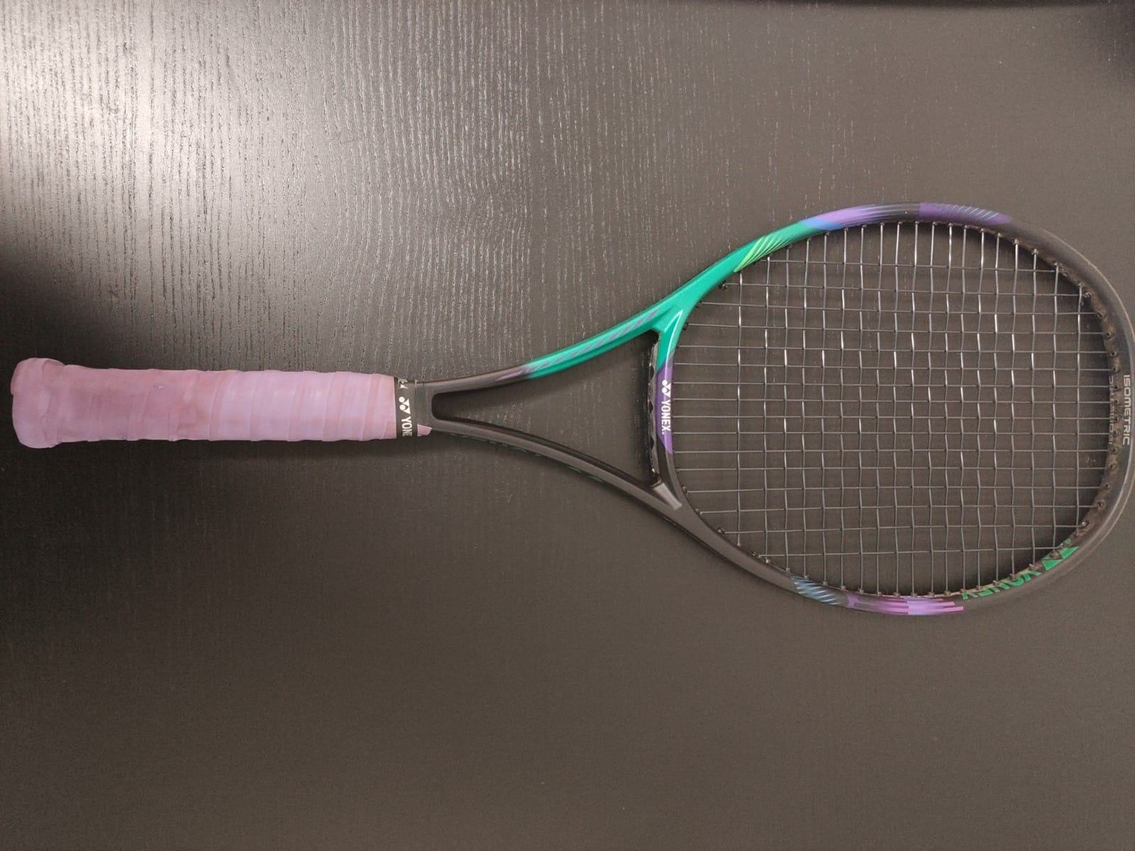 Yonex VCore Pro 97H 330