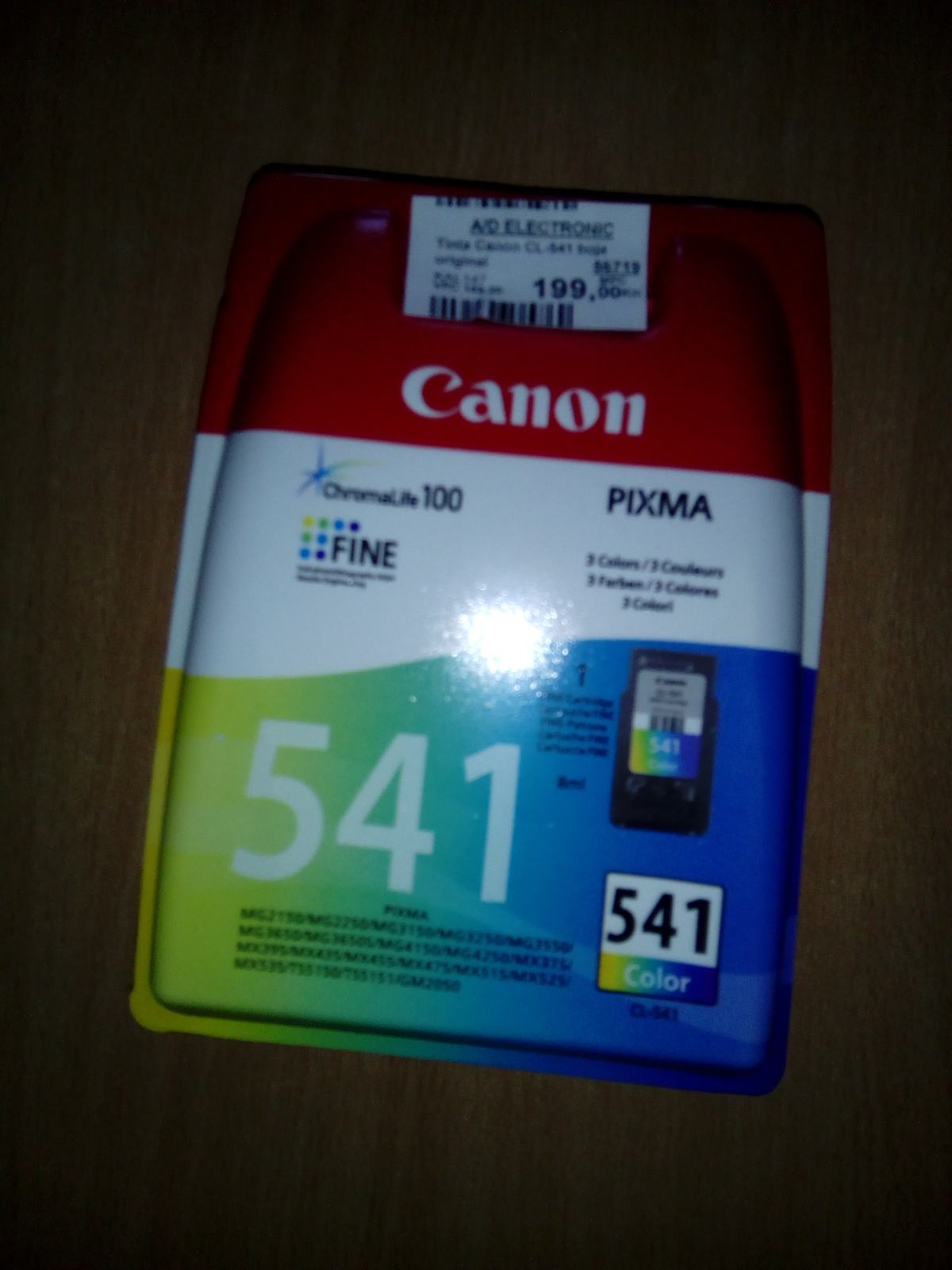Prodajem CANON PIXMA tintu color 541 i crnu 540, poklanjam printer