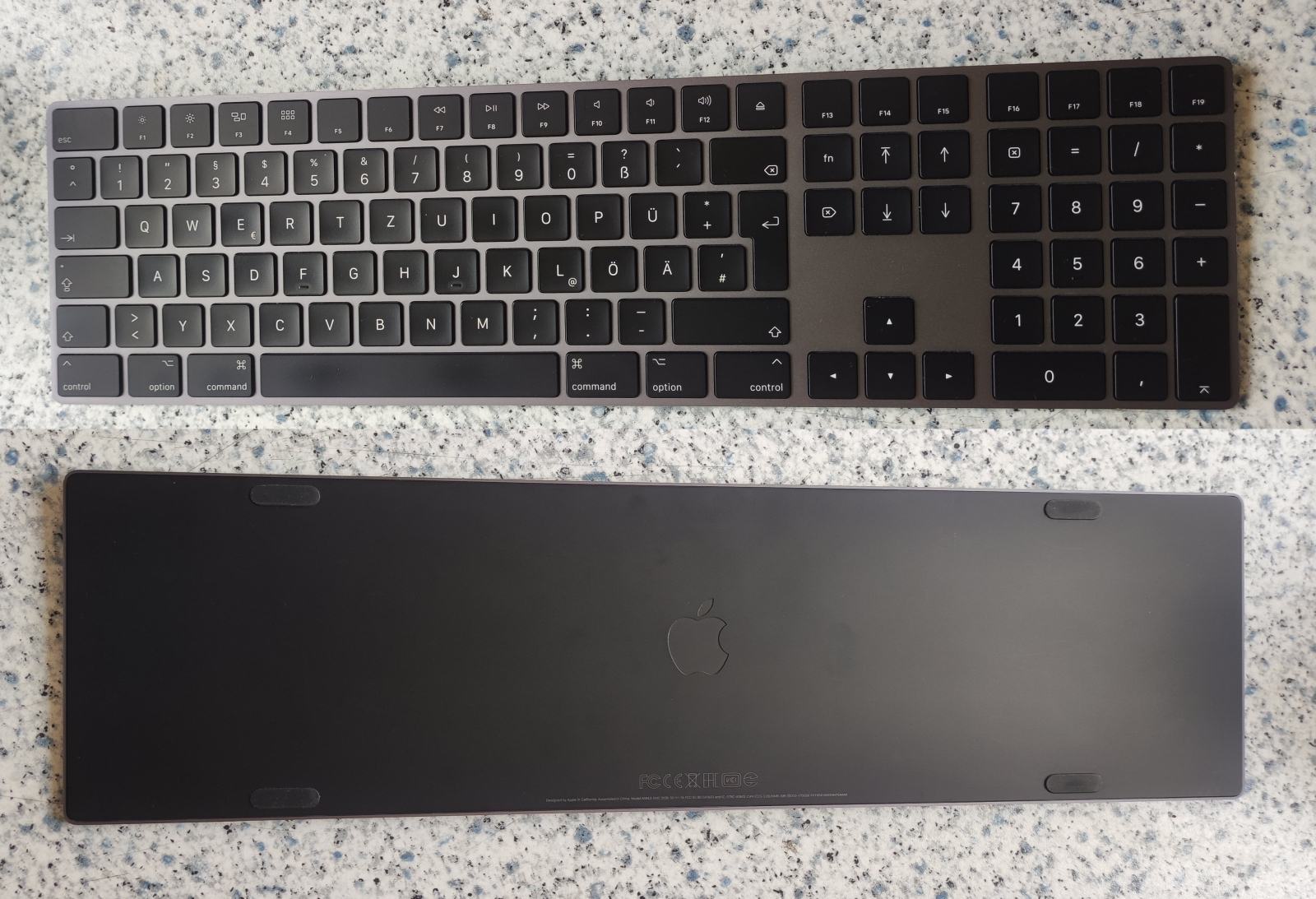 Apple Magic Keyboard Numeric Tipkovnica QWERTZ bluetooth A1843 CRNA